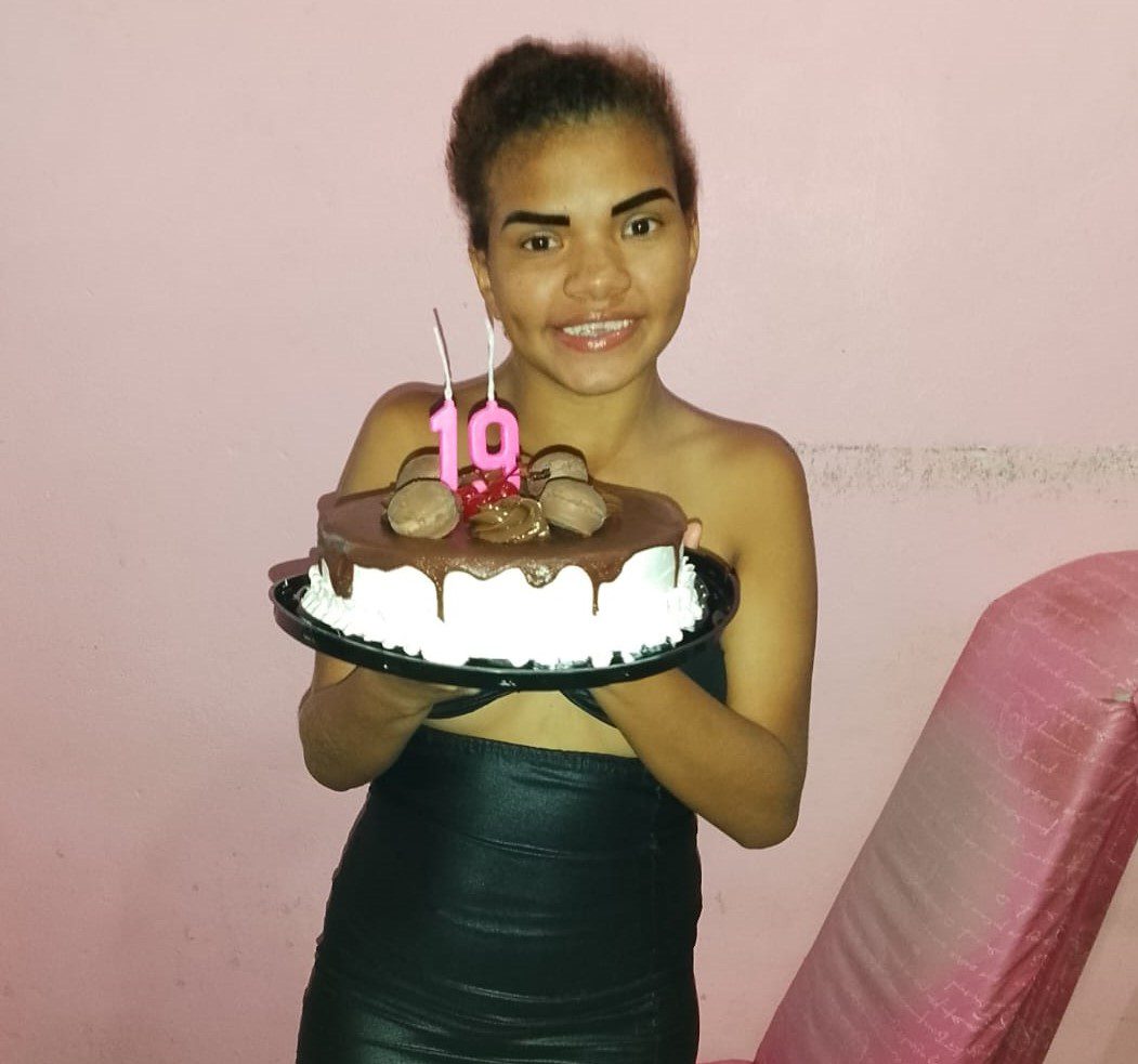 PC-AM divulga imagem de jovem autista desaparecida após sair da escola no bairro Colônia Terra ...